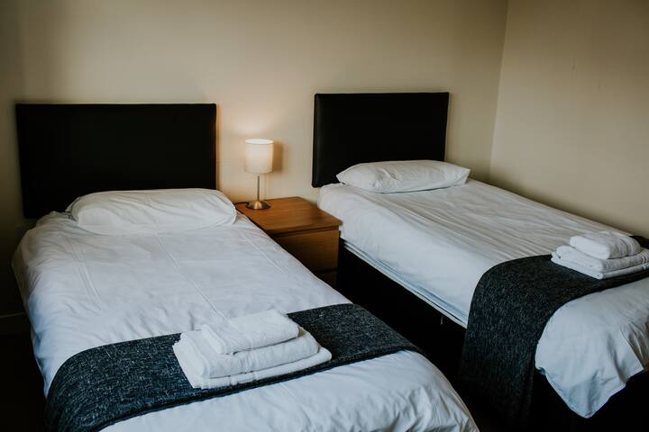 Flat 2 Uist Travel Accommodation (Sleeps 6) - South Uist
