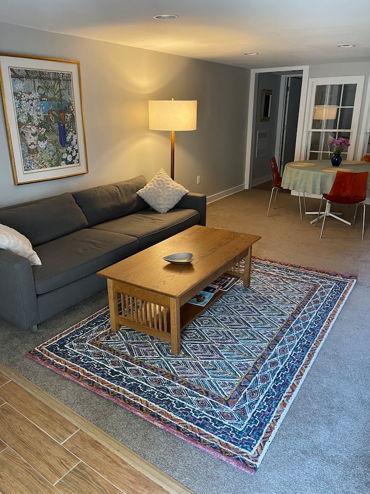 Cozy & Convenient Retreat In Lively Neighborhood - Washington, DC