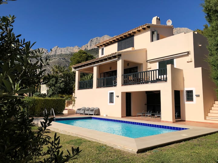 Stylish Spacious Villa In Unique Private Oasis - Benidorm