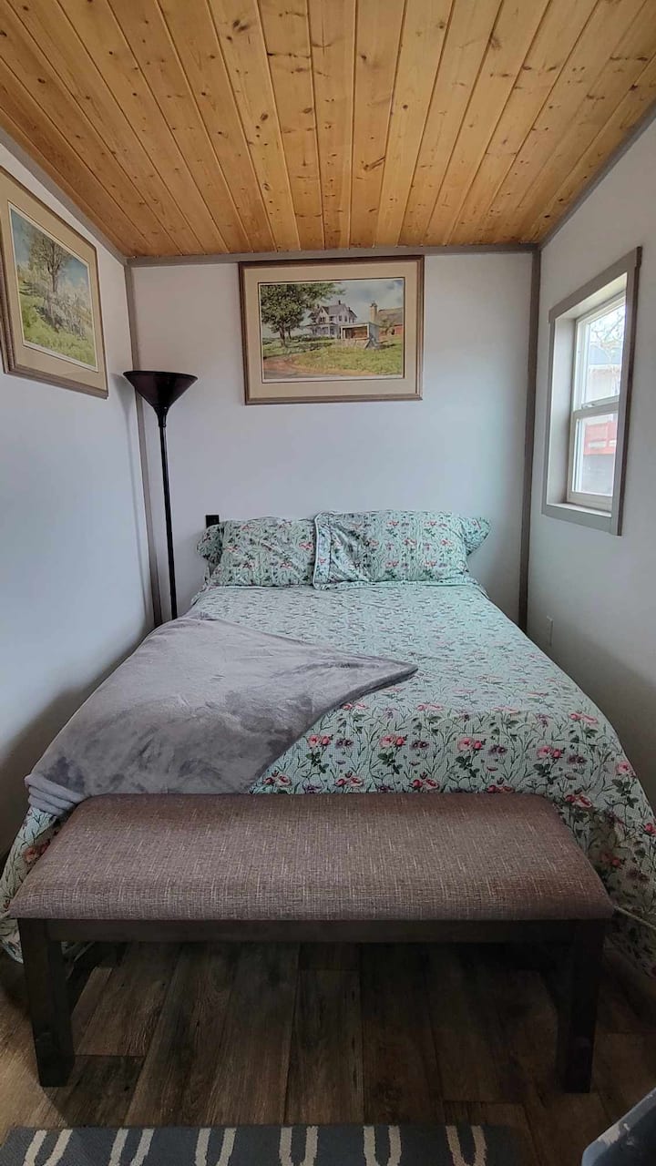 Cottage: Private  Tiny Home By Eco-built Homes - Billings, MT