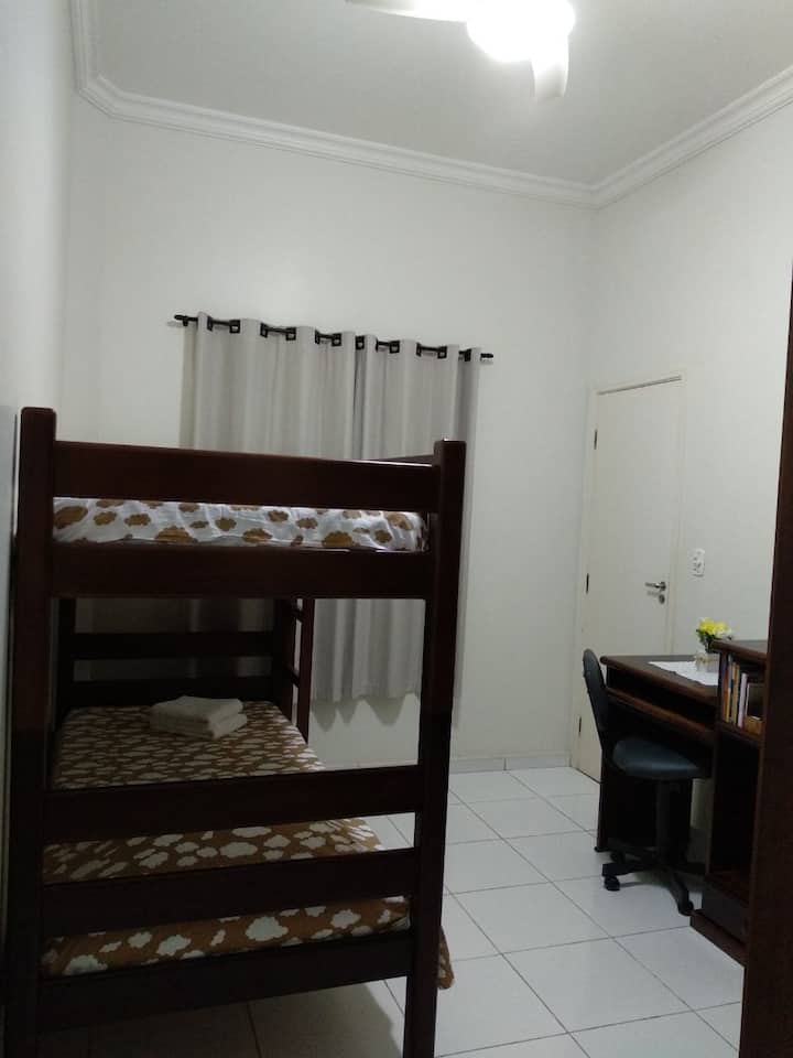 Suíte, Cozinha E Wifi Na Enseada - Guarujá
