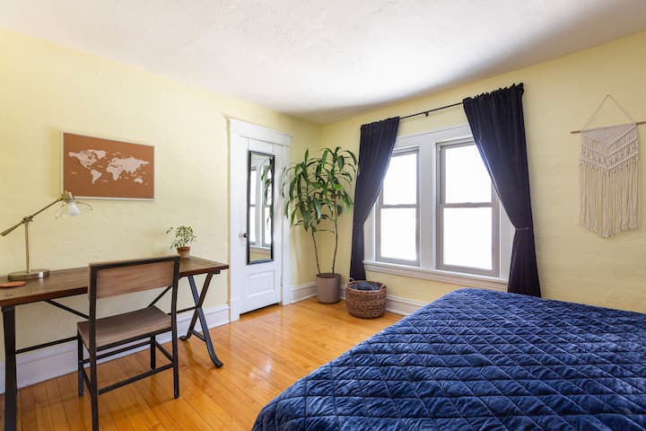 Cozy Upper Level Of A Duplex In A Great Location! - Nickelodeon Universe®, Bloomington
