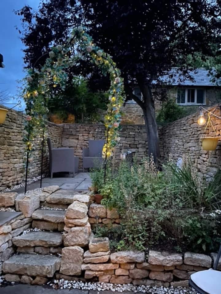 Cotswold Cottage In Central Location - Moreton-in-Marsh