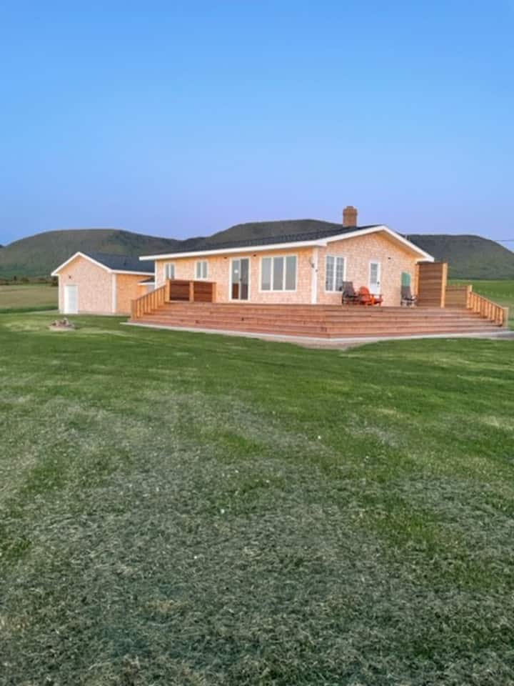 Large Family Friendly Ocean Front - Cape Breton Island