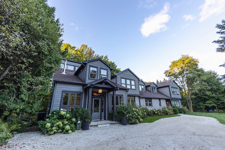 Full Lower Level With Ravine Walkout At Sequel Inn - Creemore