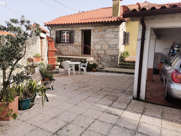 5 Minutos A Pé Da Praia Com Wi-fi Patio E Jardim - Vila Praia de Âncora