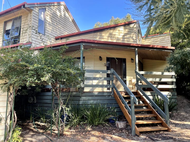 Hylander - Five Bedroom Home,  Sleeps 14. - Fairhaven