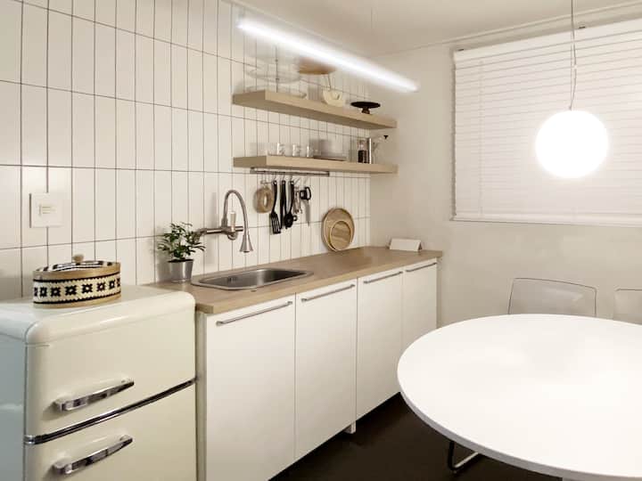 [Best]인테리어가 예쁜 도시숙소. 도심힐링,종로위치, 2룸 - Seoul