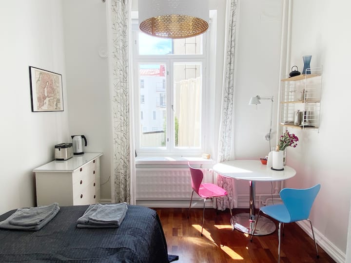 Centrally Located Quiet Studio W Netflix & Xboxone - Helsinki