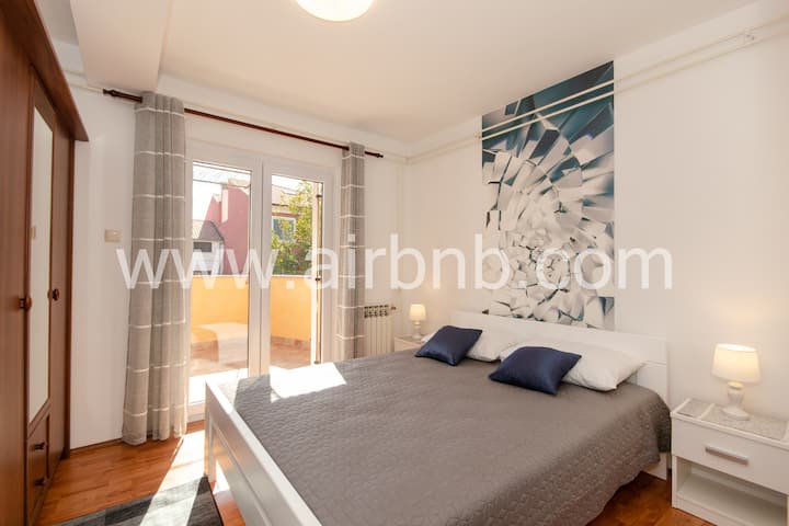 Family Apartment For 4, Garden View - Rovinj