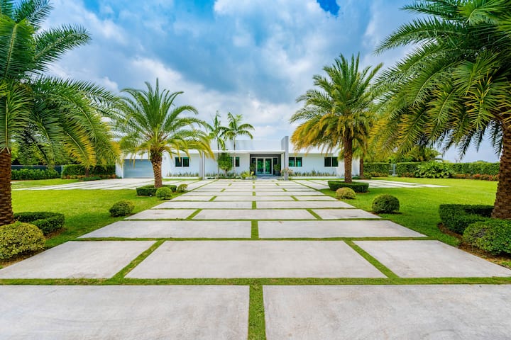 Miami Modern Gated Estate - Florida Keys