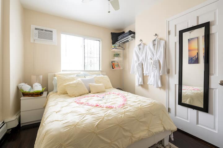 Romantic Retreat: Cozy Room 6 Miles To Nyc Sights - 紐澤西