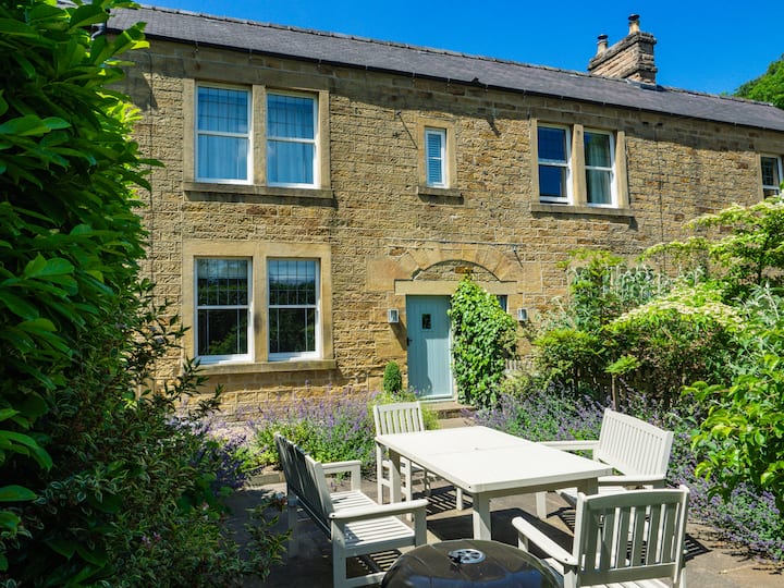 2 Riverside Cottage, Bakewell - Bakewell