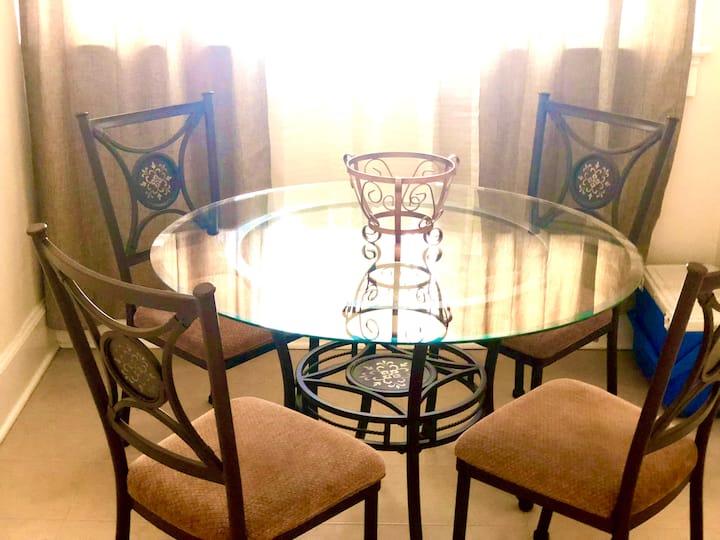 Private Room With Twin Beds And Shared Bathroom - Orangeburg, SC