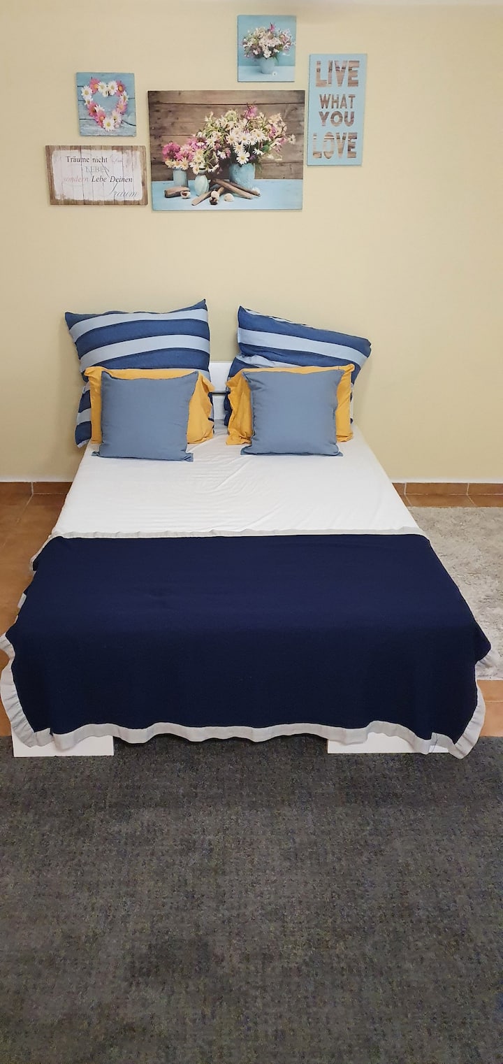 Large Bedroom, Kitchen And Bathroom. All Private! - Essen