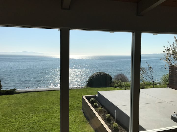 Beachhouse Steps To Your Own Sandy Beach - Saanich Peninsula