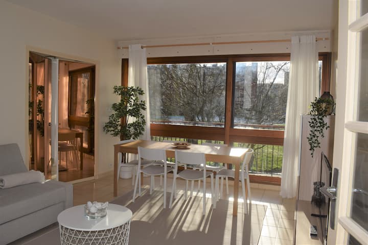 Appart. Dans Résidence Privée Calme Et Verdoyante - ibis budget Grigny Centre