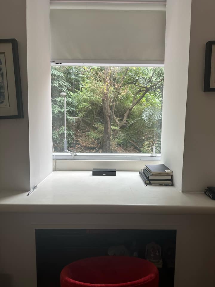 Quiet Apartment Off Soho - Sai Ying Pun