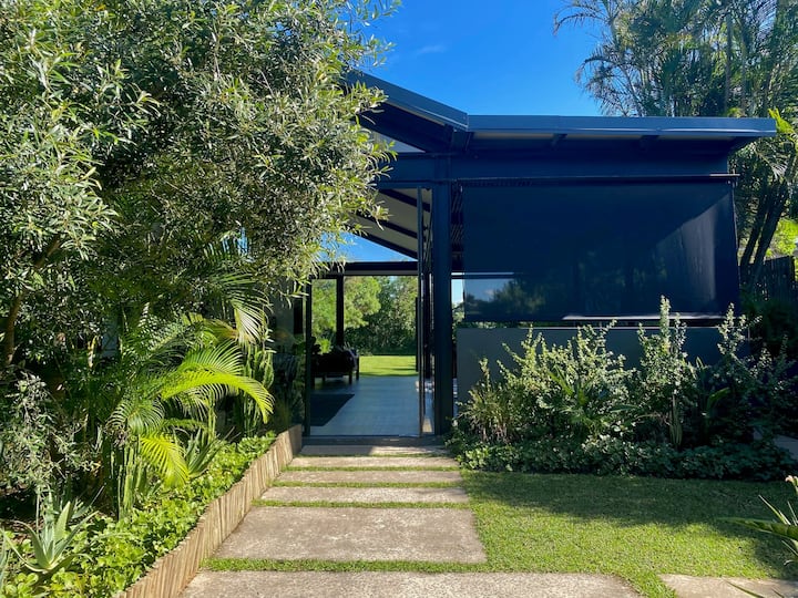 Family Home In Secure Estate-with Solar - Dolphin Coast