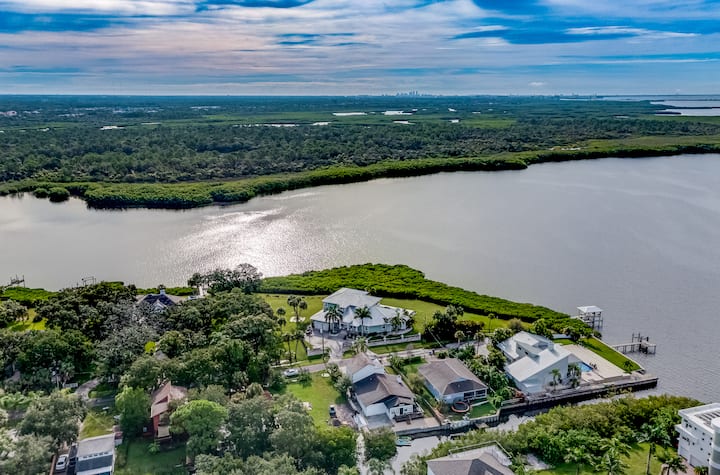 Waterfront Serenity - Tampa, FL
