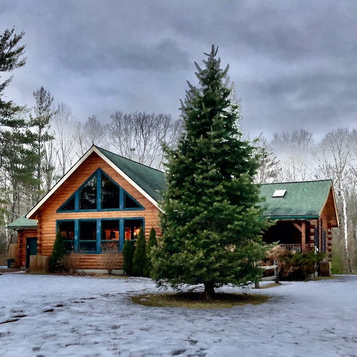 We’ve Got Snow!  Dreamy Stylish And Cozy Cabin - Bennington, VT