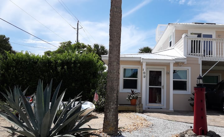 Scenic View Getaway-walk To Beach And Restaurants - New Smyrna Beach, FL