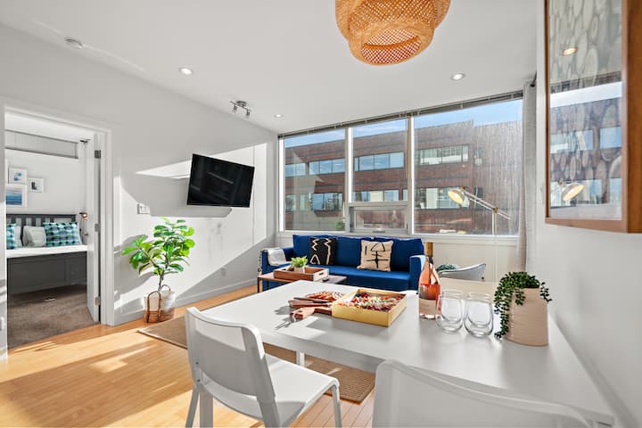 Downtown Gem Sleeps 6 Near Inner Harbour W/parking - 維多利亞