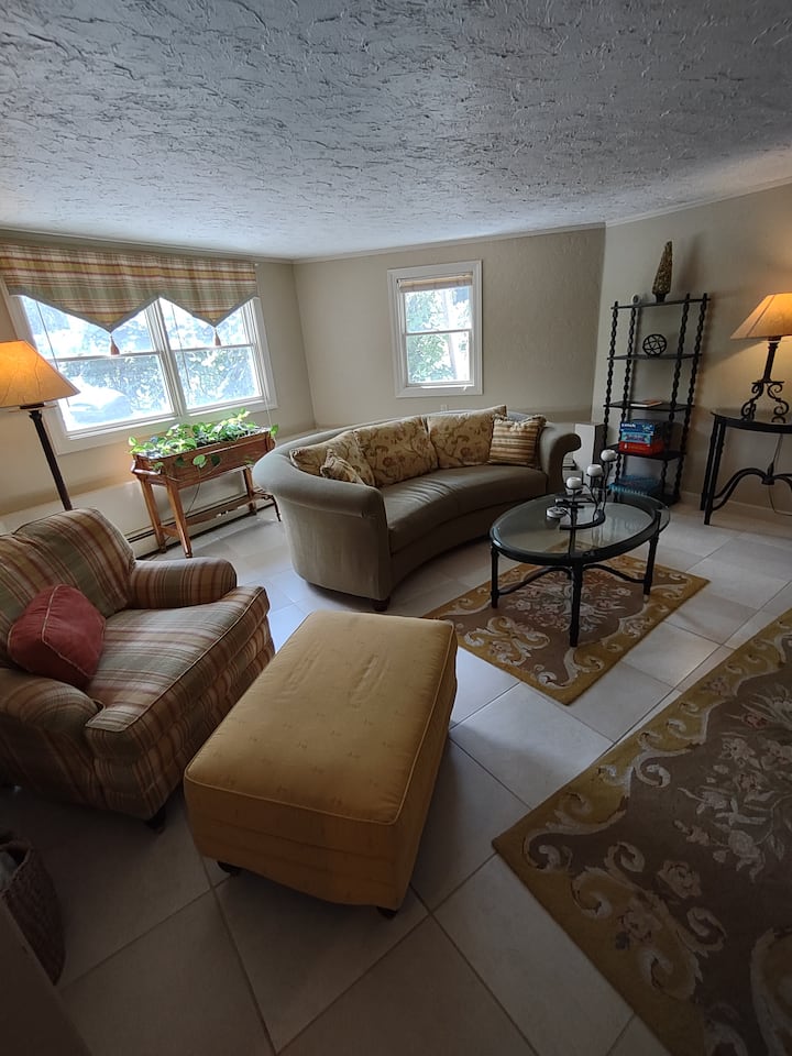 Prospect Gardens - Walk-out Private Apt / Entrance - Waukesha, WI
