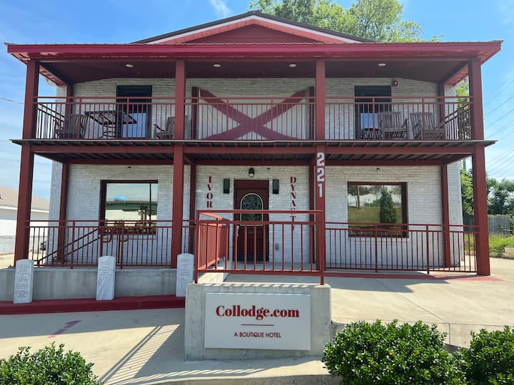 Alabama Boutique Hotel: #3 W/ Bunkbeds Sleeping 3 - Tuscaloosa, AL