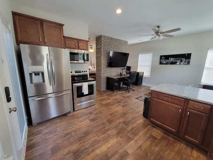 Casita Guest House- Country Feel- Great Location - Greenville, SC