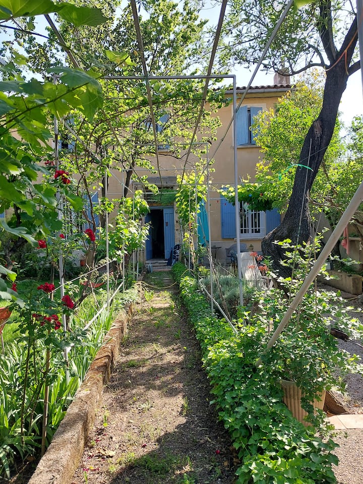 Bastide Provençale Avec Jardin Ombragé - Aubagne