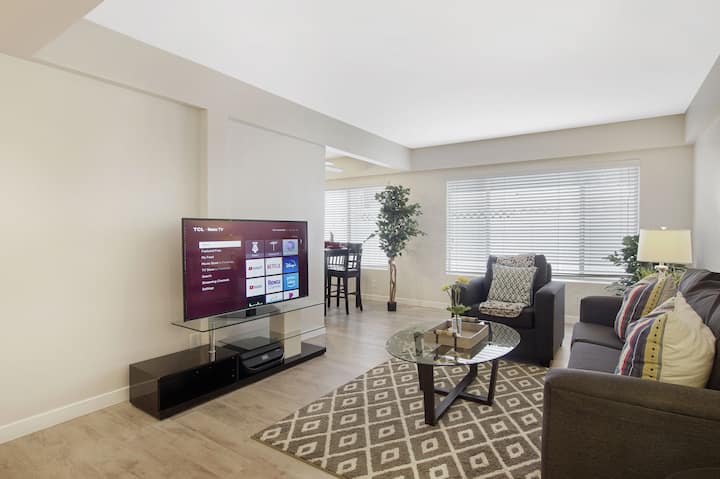 Sanitized 2 Bd + 2 Bth W/ Private  High Speed Wifi - Ladera Heights, CA