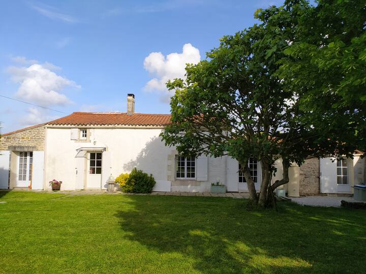Belle Maison De Campagne. - Rochefort