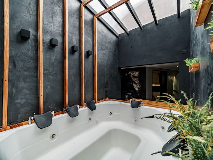 4br Luxury Dream House In Poblado's Heart - Medellín