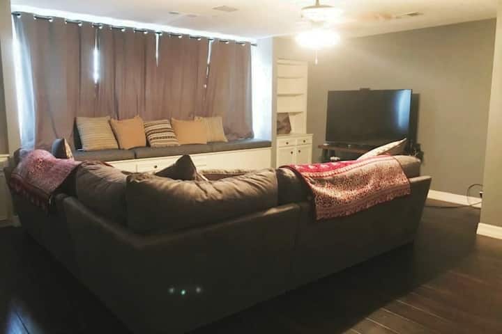 Luxe Master Suite Near Woodlands - The Village, Conroe