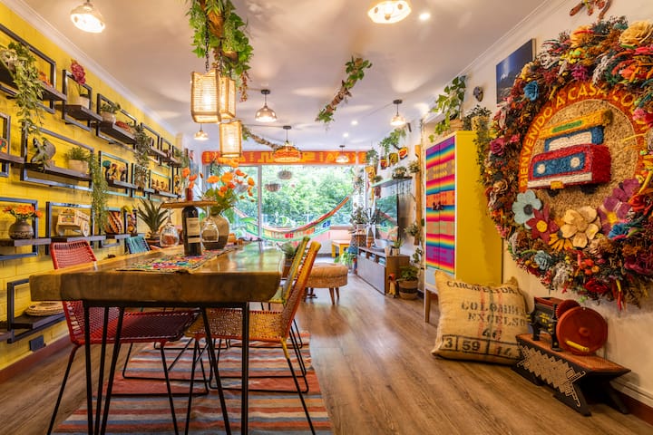 Casa Colombia | 2 Bikes, Housekeeping & *250 Mbps* - Medellín