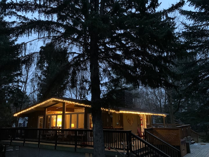 *Haven On Blue*- Hot Tub, Heated  Pool & Sauna - Collingwood