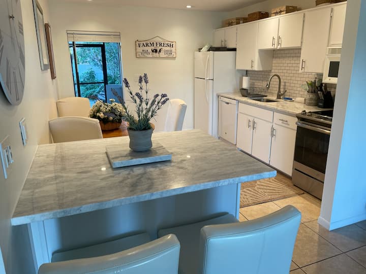Beach Paradise Awaits Petite Bonita Beach Bungalow - Bonita Springs, FL