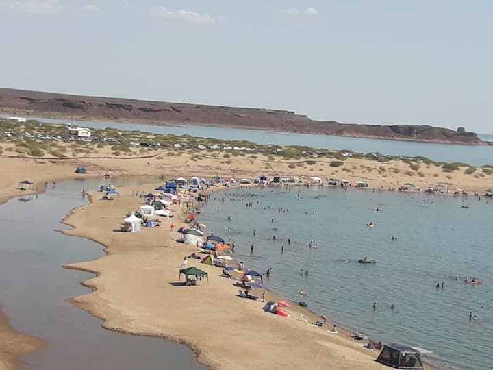Casa Con Vista Y Acceso Al Lago En El Chocón - Centenario