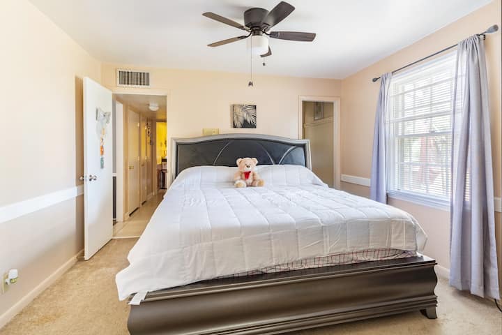 Charming Home Away From Home *Private Room* - Lancaster, SC