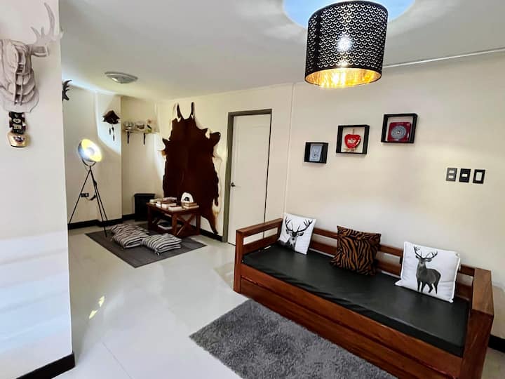 Tagaytay Swiss Cabin Netflix/wifi/free Parking - Silang