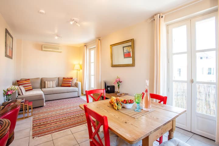 Antibes Old Town, Balcony, A/c Wifi, 1bdr Apt - Antibes