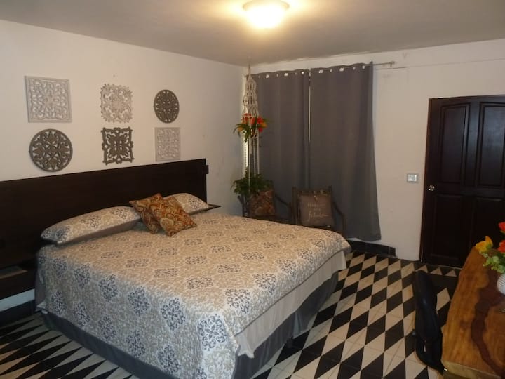 Amplia Suite King Bed En Escalon Con Jardin - Dipartimento di San Salvador