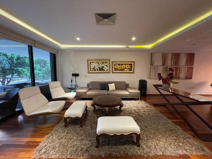 Lujoso Y Amplio Departamento Con 3 Habit En Suite! - Asunción