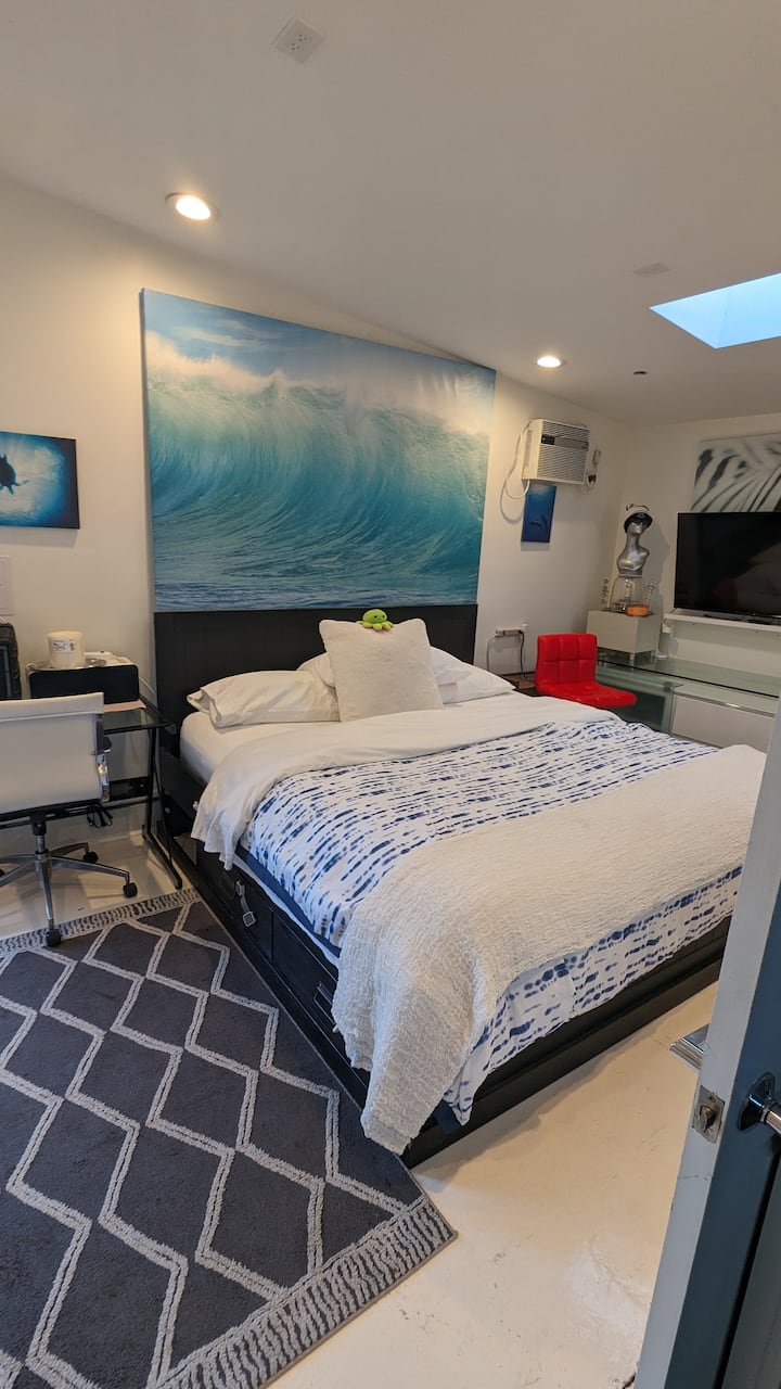 6 Bdrm/11 Bed -  House Of Friendship - Hawthorne, CA
