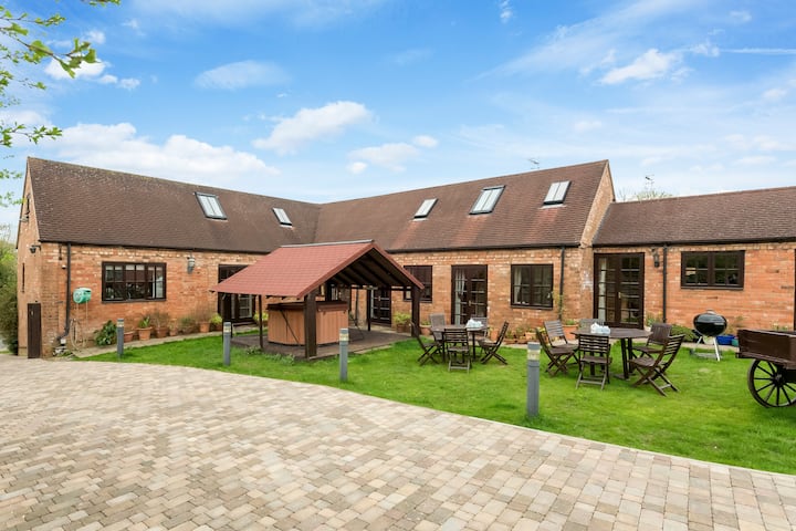 Church Farm Barns With Hot Tub, Shottery - Stratford-upon-Avon