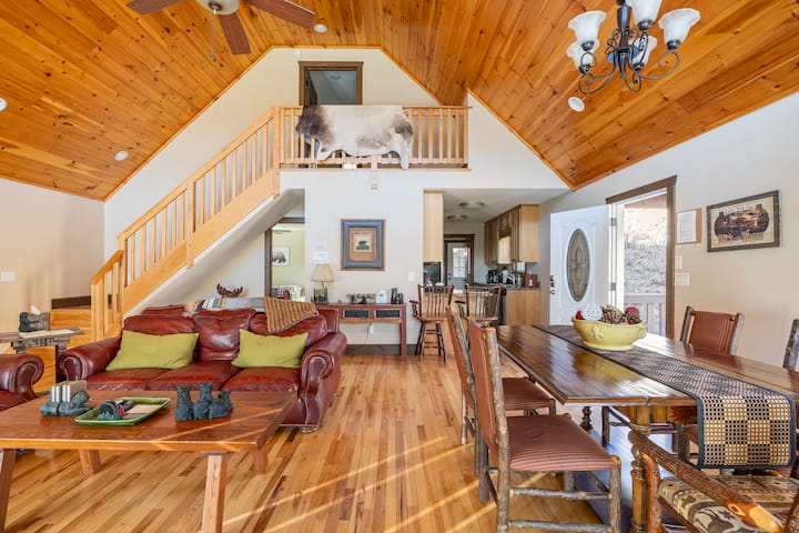 Dog Friendly Tuckasegee River Rental - Sylva, NC