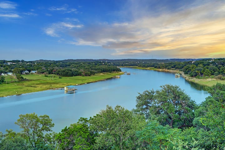 Lake Travis Waterfront Gated House W/ Private Dock - Spicewood, TX