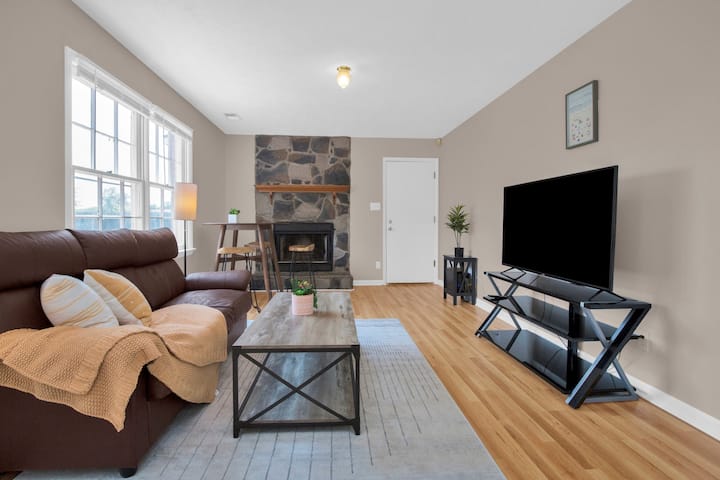 Cozy Modern Spacious 1 Br - Nurses Welcome! - Fayetteville, NC
