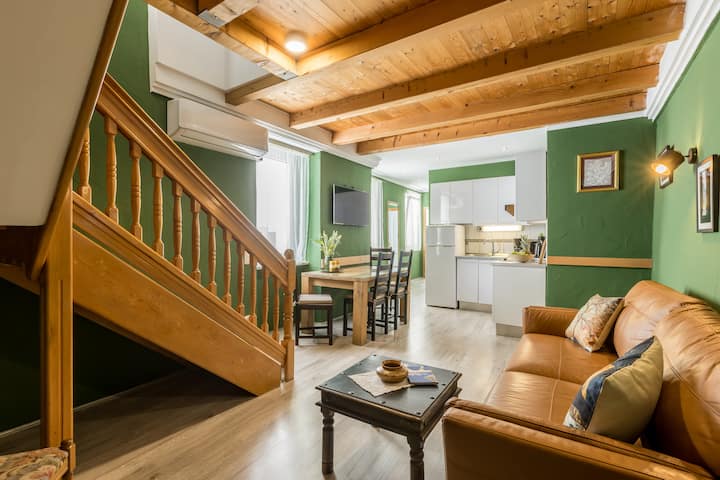 Spacey Duplex With Fabulous View - Split